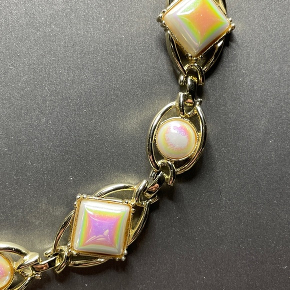 Emmons | Jewelry | Emmons Irradescent Acrylic Gold Tone 8 Vintage ...